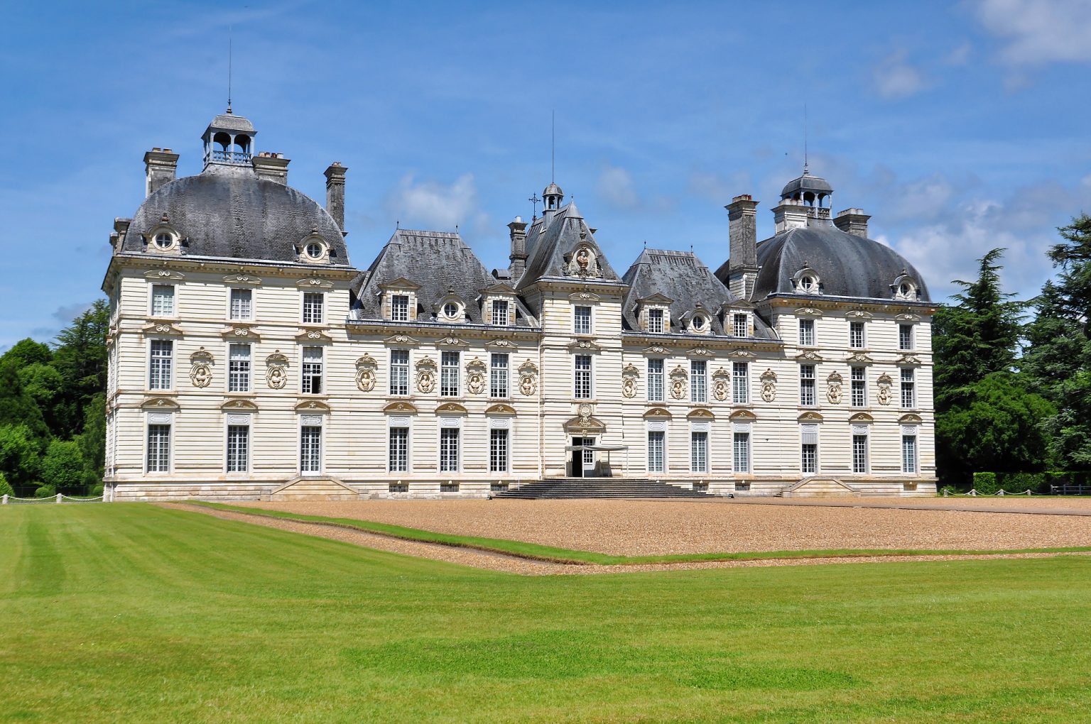 Le château de Cheverny, une pépite des châteaux de la Loire